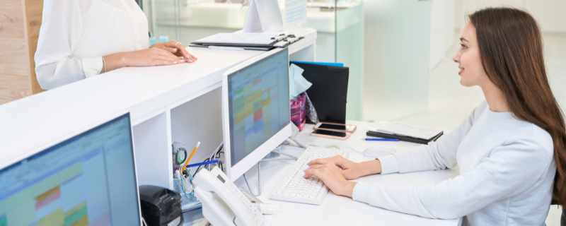 Formations au métier d'Assistant(e) Médico-Administratif(ve) - Reconversion